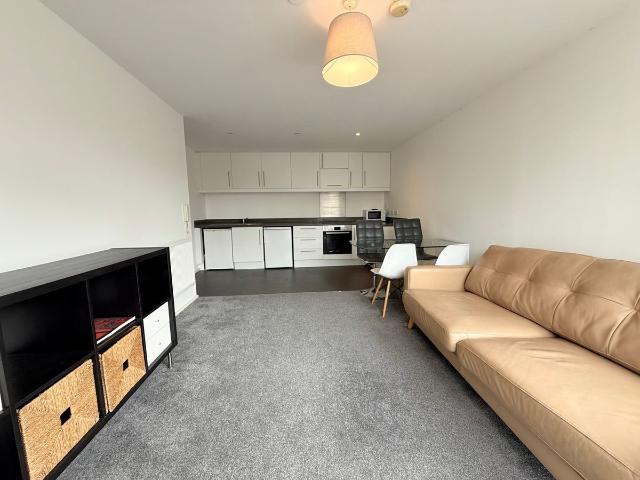 Nottingham One Entrance C, Nottingham NG1, 2 bed flat to rent, £1,125 pcm | PrimeLocation