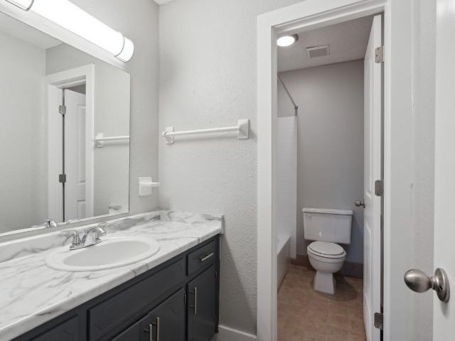 Nottingham Apartments 1 Bedroom Apartment for Rent at 228 Sanders Ferry Rd, Hendersonville, TN 37075