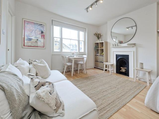 Nottingham Place, Marylebone, London W1U, Studio to rent, £3,878 pcm | PrimeLocation
