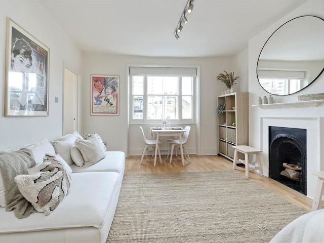 Nottingham Place, Marylebone W1U, Studio to rent, £3,878 pcm | PrimeLocation