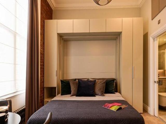 Nottingham Place, London, Studio Flat For