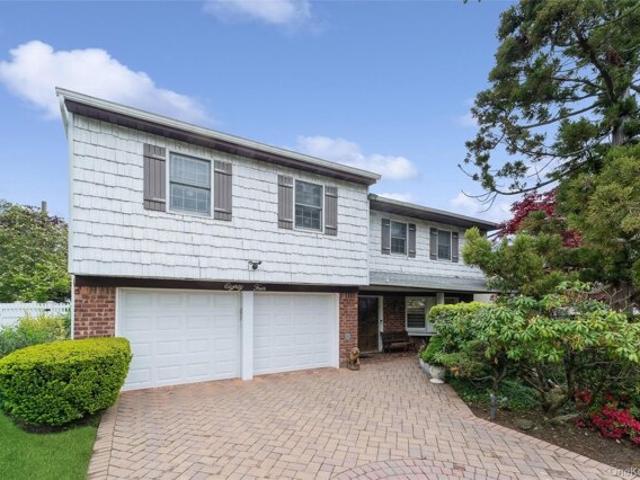 Nottingham Rd, Manhasset Hills, Home For Sale
