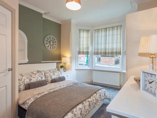 Nottingham Road, Nottingham NG7, Room to rent, £625 pcm | PrimeLocation