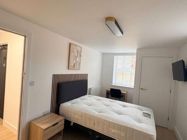 Nottingham, UK NG5, 5 bed shared accommodation to rent, £670 pcm | PrimeLocation