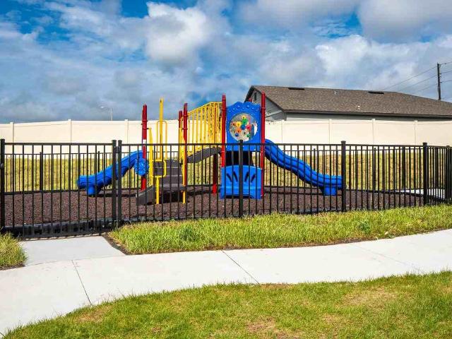 Nottinghill Living Davenport 2 Bedroom Apartment for Rent at 1052 Windsor Rd, Davenport, FL 33837