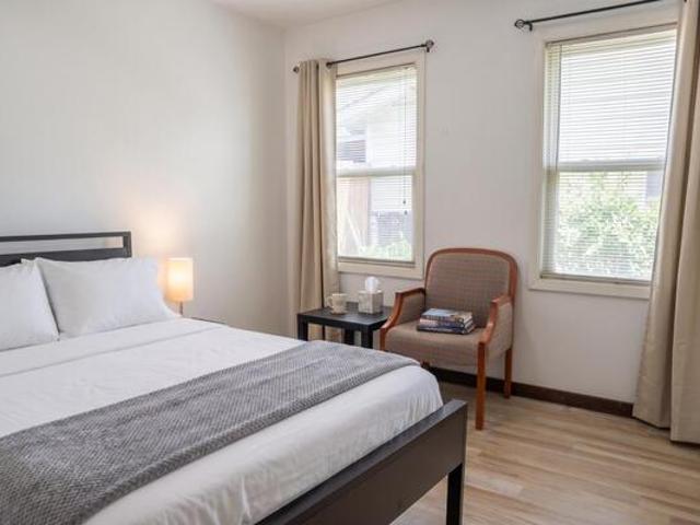 Not Crowded • Large Furnished Room • Quiet House