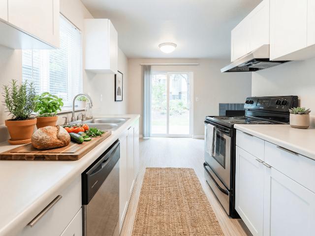 Notch 8 Apartments 2 Bedroom Apartment for Rent at 9210 S Hosmer St, Tacoma, WA 98444 South End
