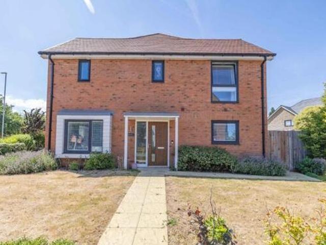 Nova Avenue, Faversham, 3 Bedroom Semi detached