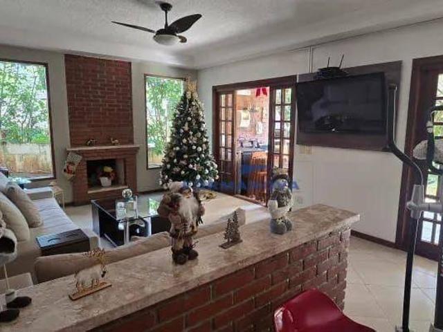 nova Higienópolis Casa com 4 quartos sendo 1 suíte à venda na Granja Viana