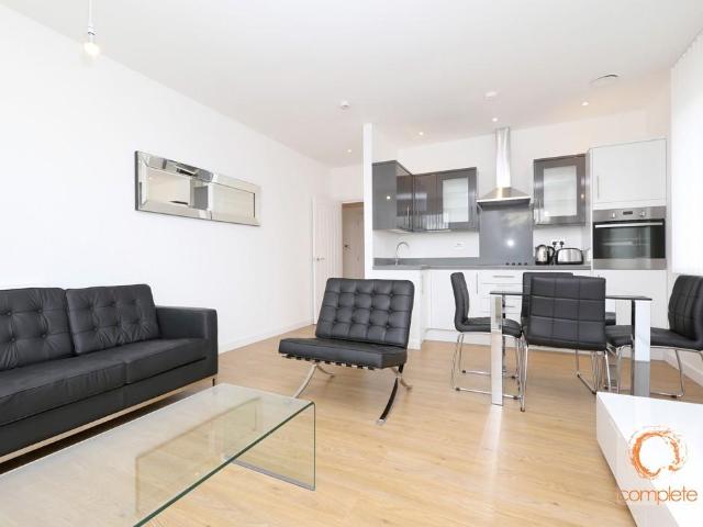 Nova House, Slough SL1 2 bed flat to rent £1,450 pcm £335 pw