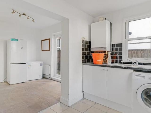 Nova Road, Broad Green 6 bed house to rent £4,500 pcm £1,038 pw