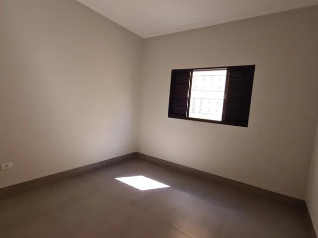 Nova Uberlândia, Casa Recém Reformada, 3/4, Varanda, Estuda Permuta