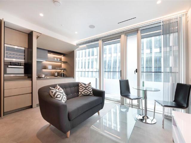 Nova, 83 Buckingham Palace Road. Studio to rent £3,250 pcm £750 pw