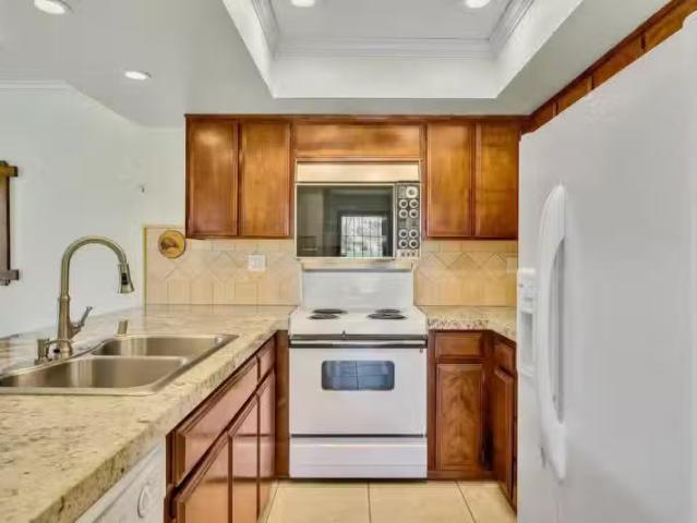 Novio, RANCHO MIRAGE, CA 92270