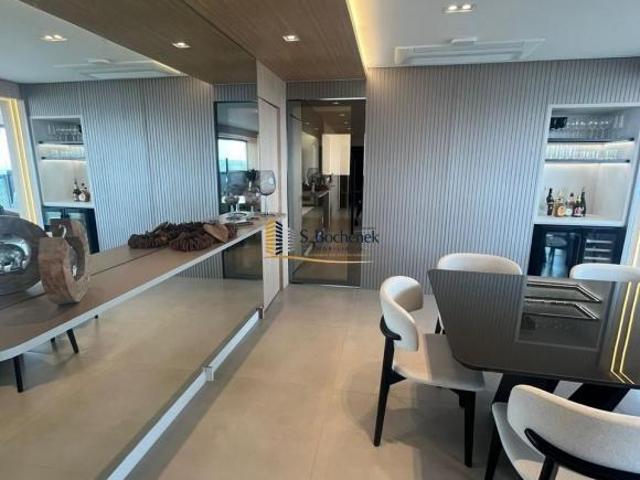 Novo apartamento andar alto Ed. Level mobiliado venda 3 vagas + 3 suítes