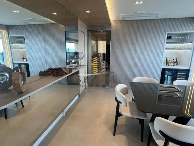 Novo apartamento andar alto Ed. Level mobiliado venda 3 vagas + 3 suítes