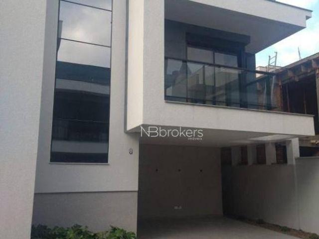 NOVO EM CONDOMÍNIO FECHADO NO BACACHERI!