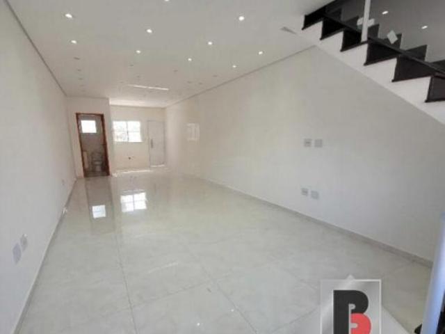 NOVO 175 m² 3 dormitórios, 1 suíte, terraço, 5 vagas de garagem, espaço para churrasqueira