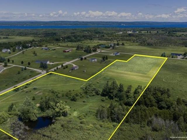 Novotny Rd, Charlevoix, MI 49720