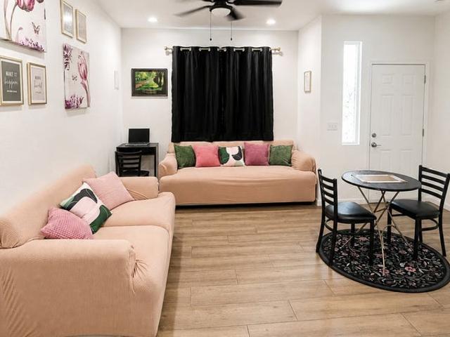 NOW ACCEPTING APPLICATIONS – SHARED ROOM AVAILA
