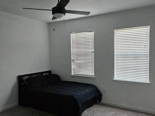 Now accepting roommates today
