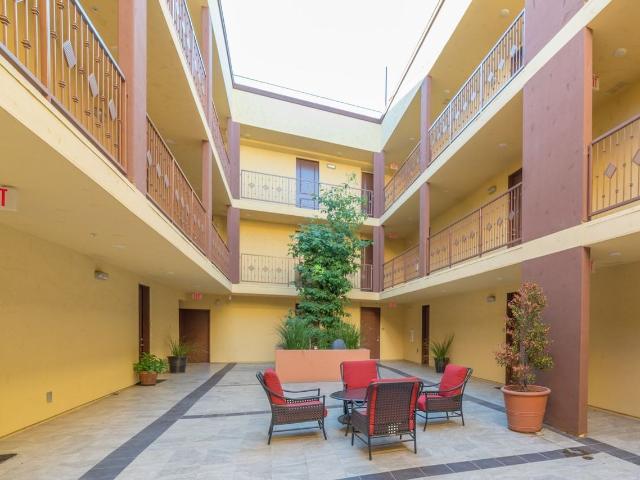 Now Leasing @ Archwood Court Apartments 1 Bedroom Apartment for Rent at 14055 Archwood St, Los Angeles, CA 91405 Greater Valley Glen