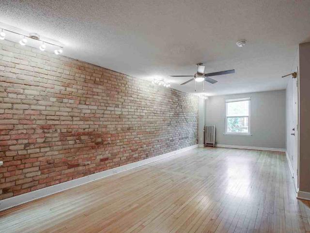 Now Leasing at Oak Grove Downtown | Historic Charm Meets Modern Living! 1 Bedroom Apartment for Rent at 116 Oak Grove St, Minneapolis, MN 55403 Loring Park