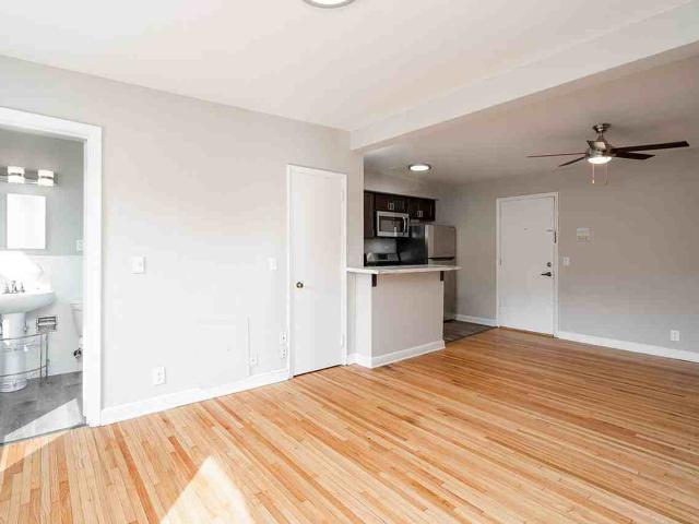 Now Leasing at Oak Grove Downtown | Historic Charm Meets Modern Living! Studio Apartment for Rent at 116 Oak Grove St, Minneapolis, MN 55403 Loring Park