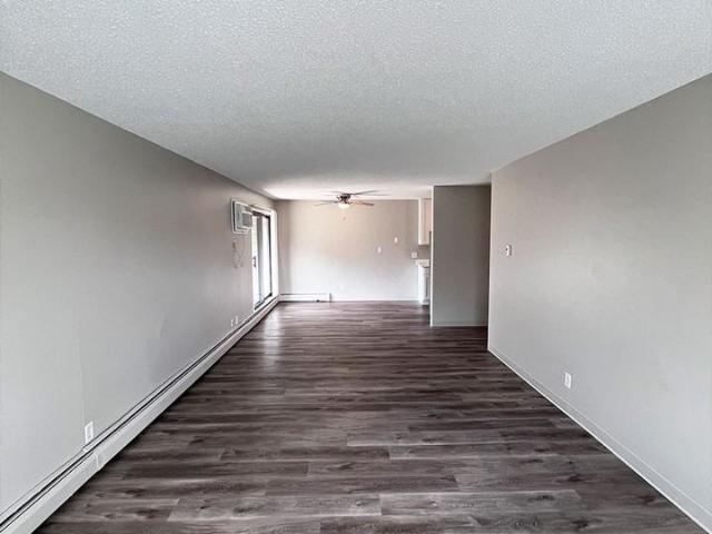 Now Leasing at Oaks of Lakeville | Comfort, Convenience & Community Await! 2 Bedroom Apartment for Rent at 20464 Iberia Ave, Lakeville, MN 55044