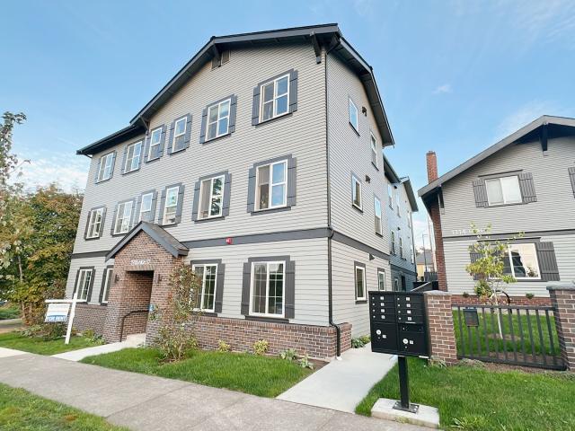 NOW LEASING Brand New 3 Bedroom Apartments Near WWU