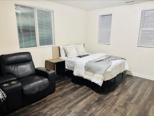 Now Leasing in South Los Angeles | Utilities Incl