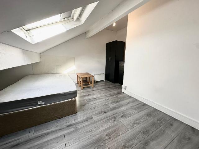 Nowell Crescent, Leeds LS9, 1 bed flat to rent, £700 pcm | PrimeLocation