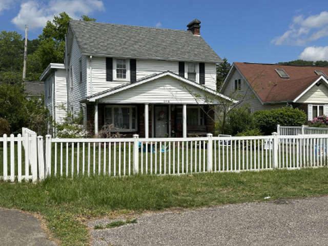 Noyes Ave