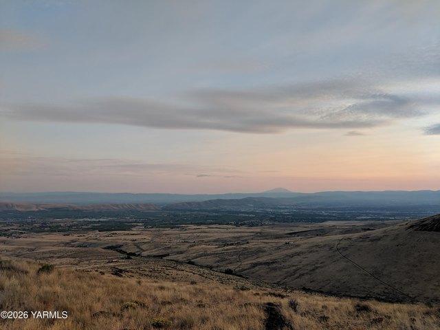 Nna Chapman Rd, Yakima, WA 98901