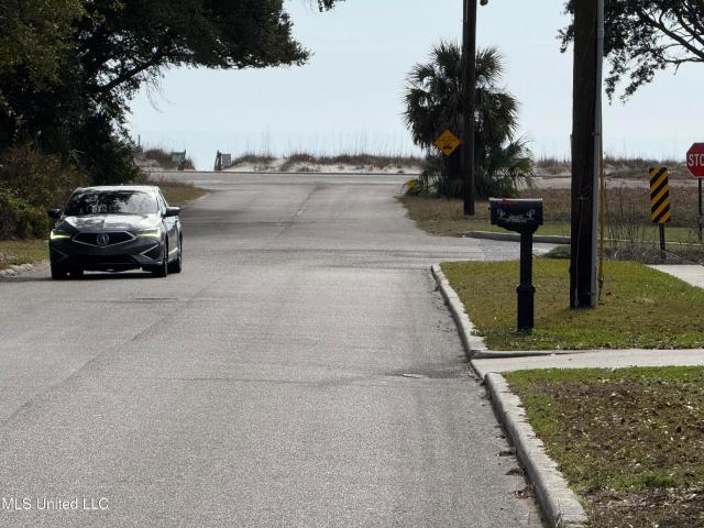 Nsn 18 21 Holiday Drive