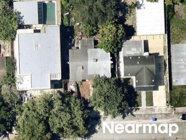 NW 44th St