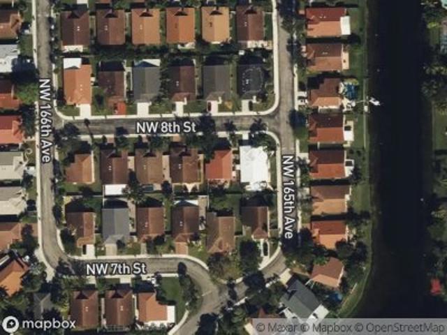 NW 8th St