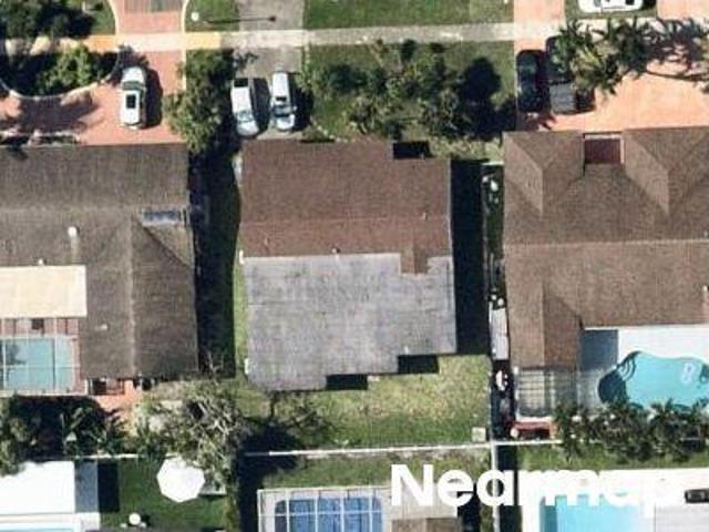 NW 8th St