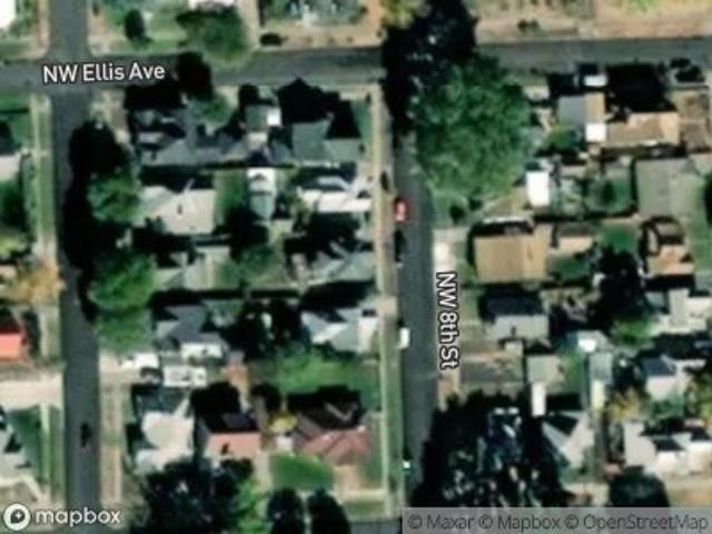 NW 8th St
