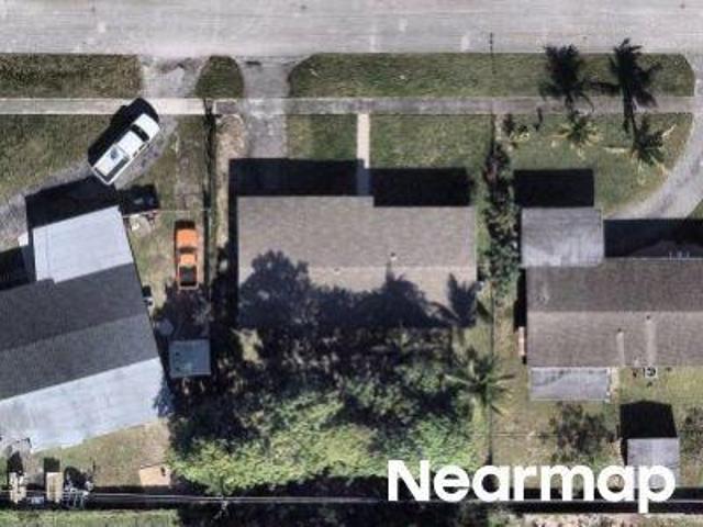NW 13th St