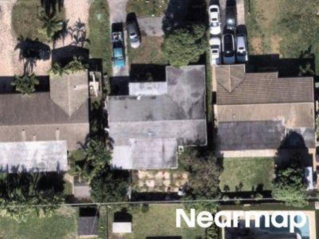 NW 10th St