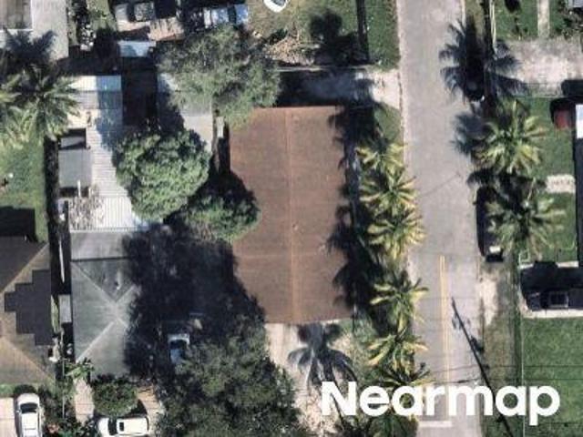 NW 111th St