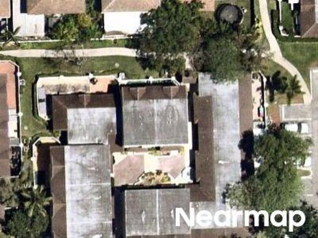 NW 11th St