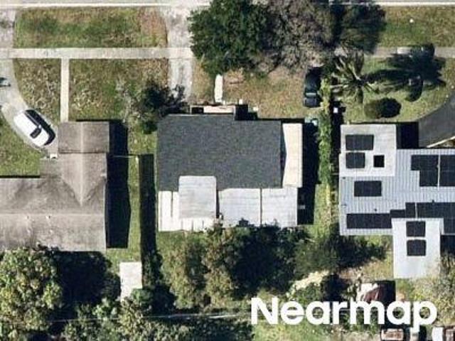 NW 12th St
