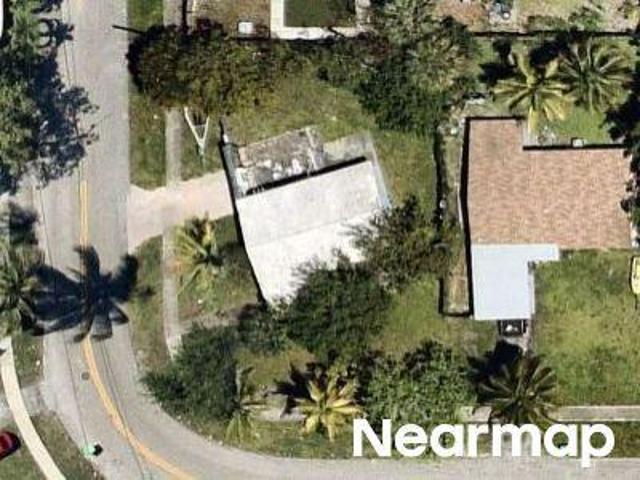 NW 12th St