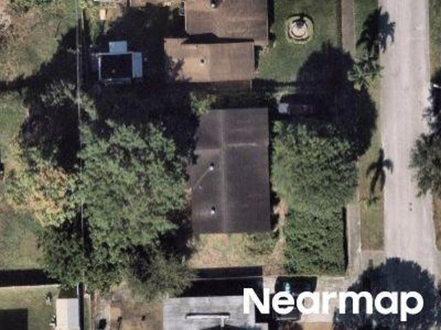 NW 17th Pl