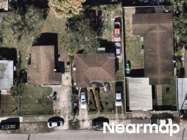 NW 152nd St