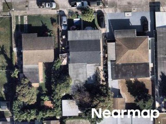 NW 15th St