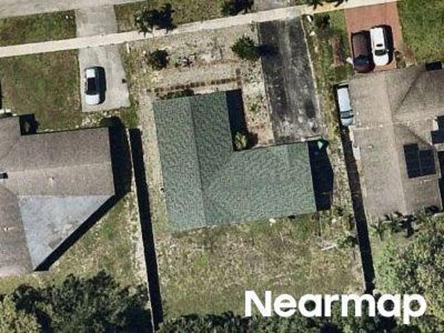 NW 15th St