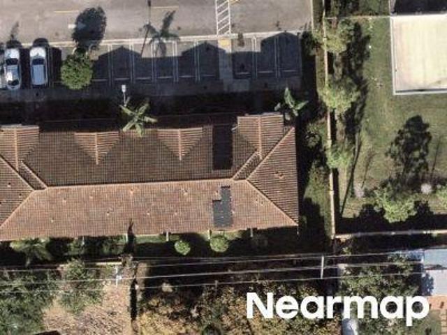 NW 180 St